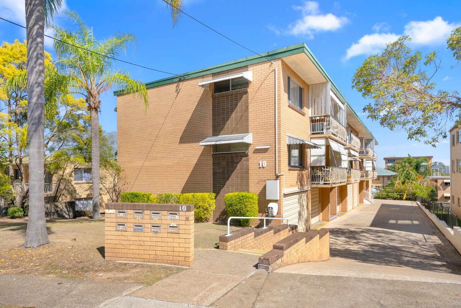 2/10 Raby Road, Coorparoo QLD 4151 - Apartment For Rent | Domain