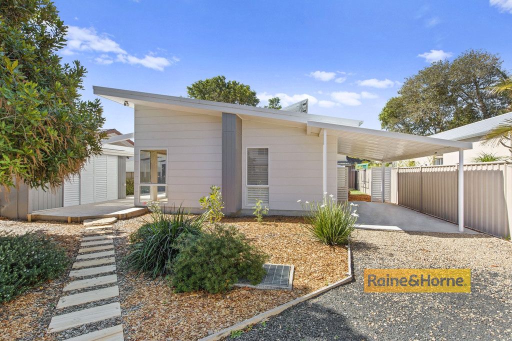 292A Ocean Beach Road, Umina Beach NSW 2257 - House For Rent | Domain