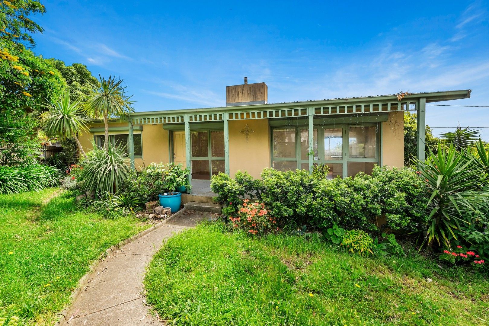 15 Yallambie Road, Macleod VIC 3085 - House For Rent - $380 | Domain