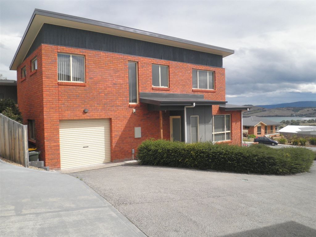 4/5 Antonia Place, Oakdowns | Property History & Address Research | Domain