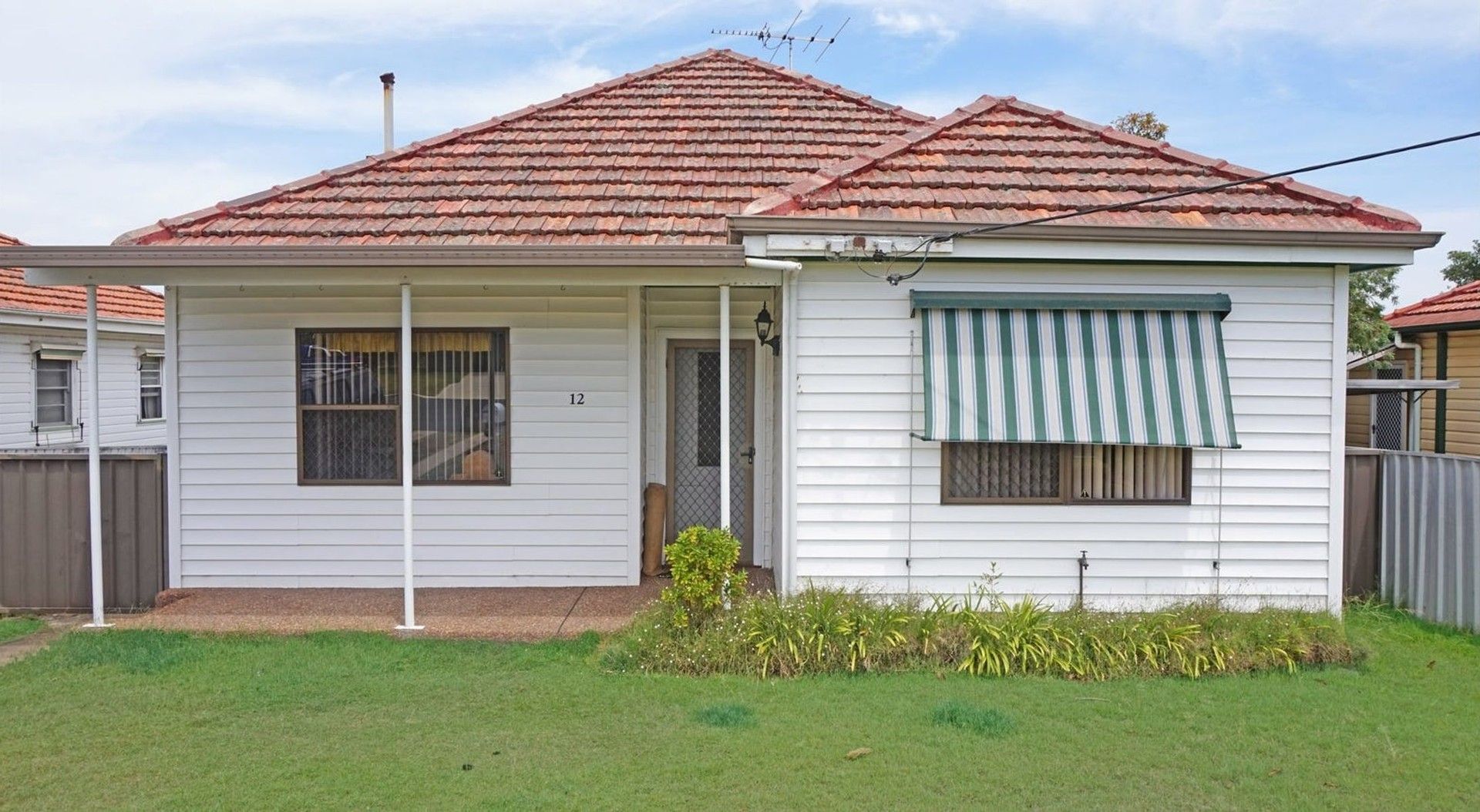 12 Fourth Avenue, Rutherford NSW 2320 - House For Rent | Domain