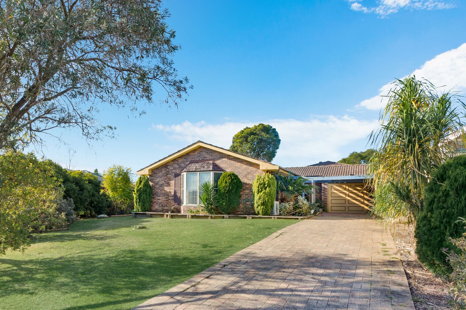 4 Hall Place, Minto | Property History & Address Research | Domain