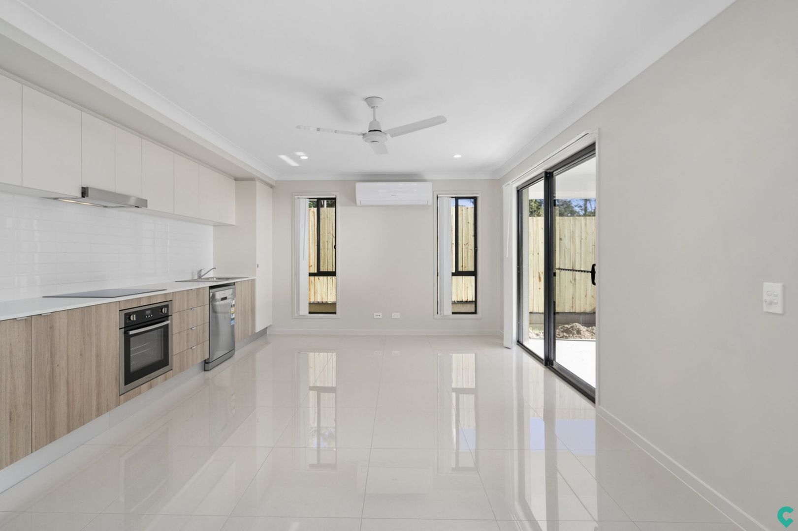 2/24 College Street, Bahrs Scrub QLD 4207 - Duplex For Rent | Domain