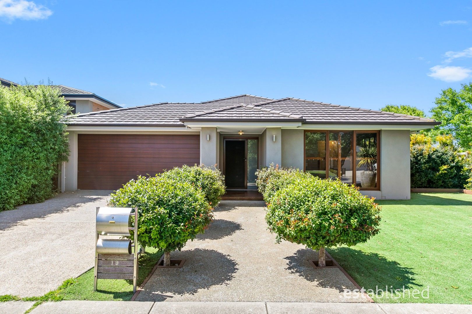 Sold 19 Maldive Grove, Point Cook VIC 3030 on 01 Feb 2023 - 2018243467 ...