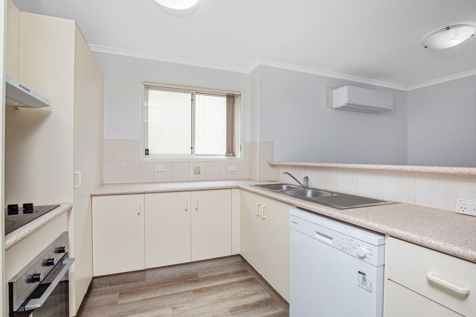 72/102-104 Alexander Drive, Highland Park QLD 4211 - Block Of Units For ...