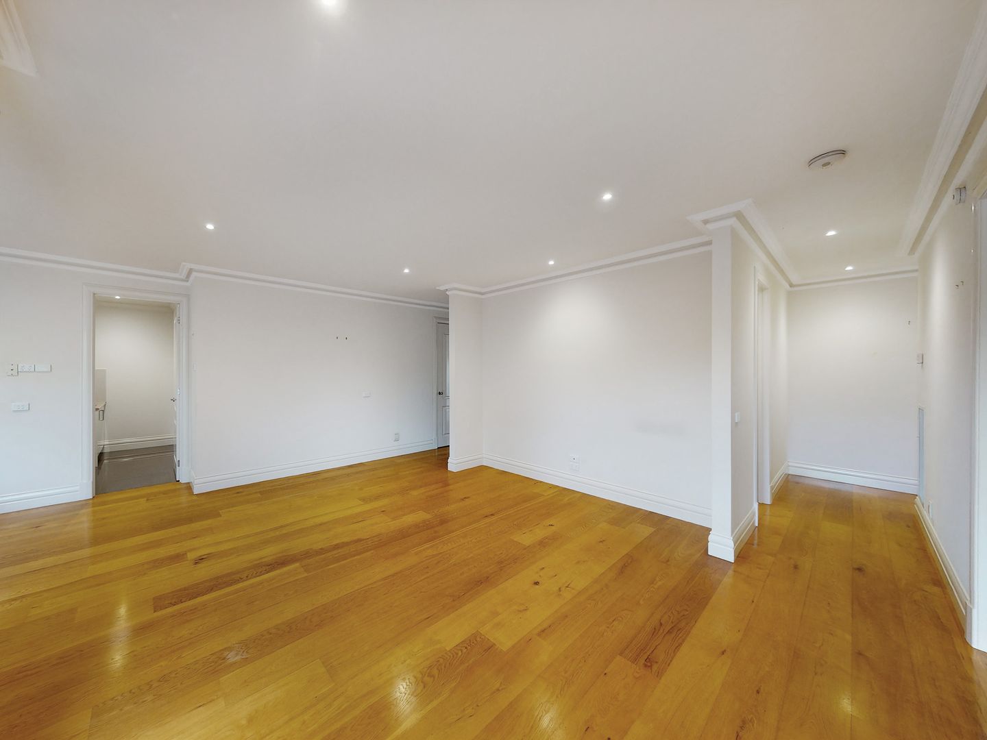 2/22A Hamilton Avenue, Blackburn VIC 3130 - Apartment For Rent - $750 ...