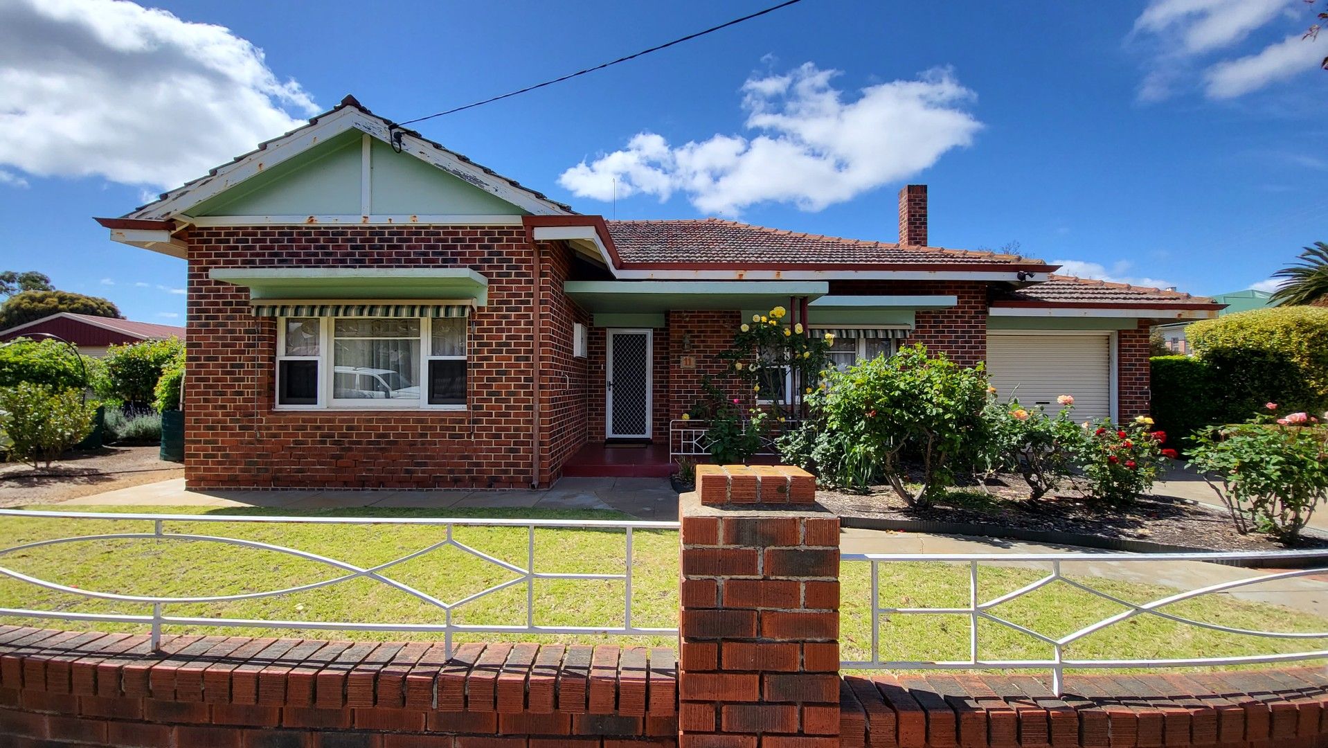 Sold 11 Arbour Street, Katanning WA 6317 on 03 Apr 2023 - 2018178747 ...