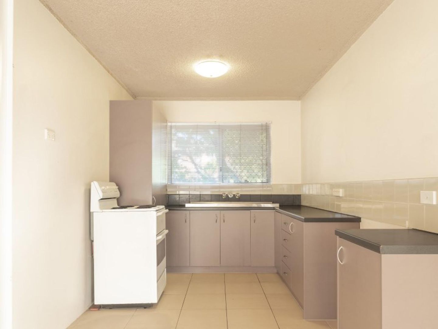 1/37 Middle Street, Labrador QLD 4215 - Apartment For Rent | Domain