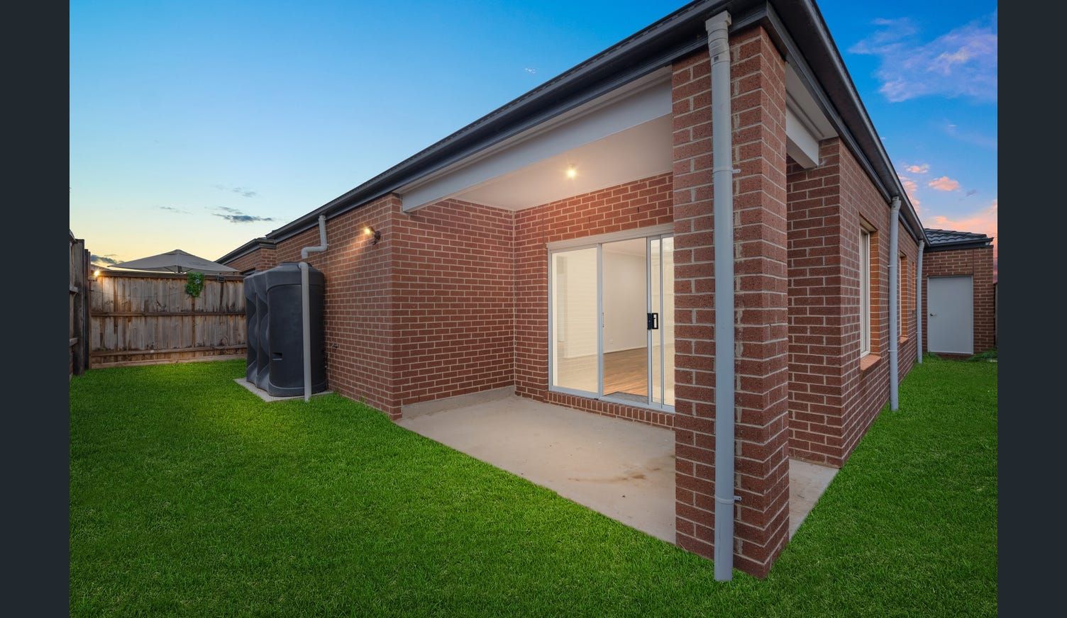 8 Assisi Street, Fraser Rise VIC 3336 - House For Rent | Domain