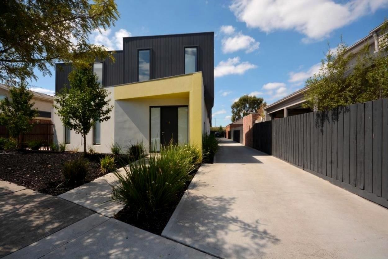 3/2 Warwick Place, Tullamarine VIC 3043 - Townhouse For Rent | Domain
