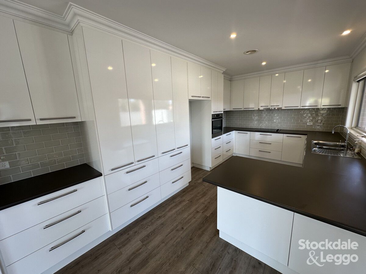 2 Dunrobin Street, Shepparton VIC 3630 - House For Rent | Domain