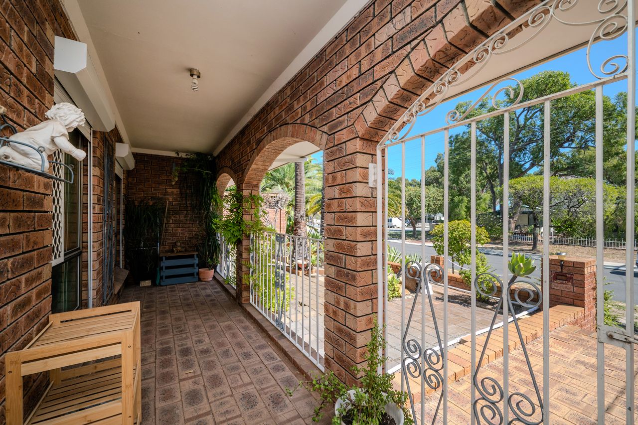 1 Delamere Way, Camillo WA 6111 | Domain