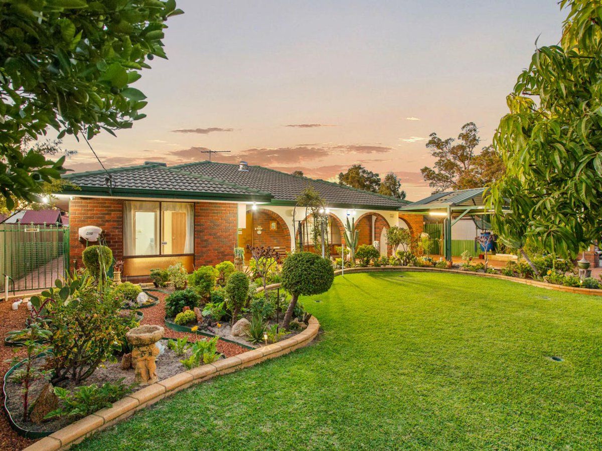 4 Barson Court, Thornlie WA 6108 - House For Rent | Domain