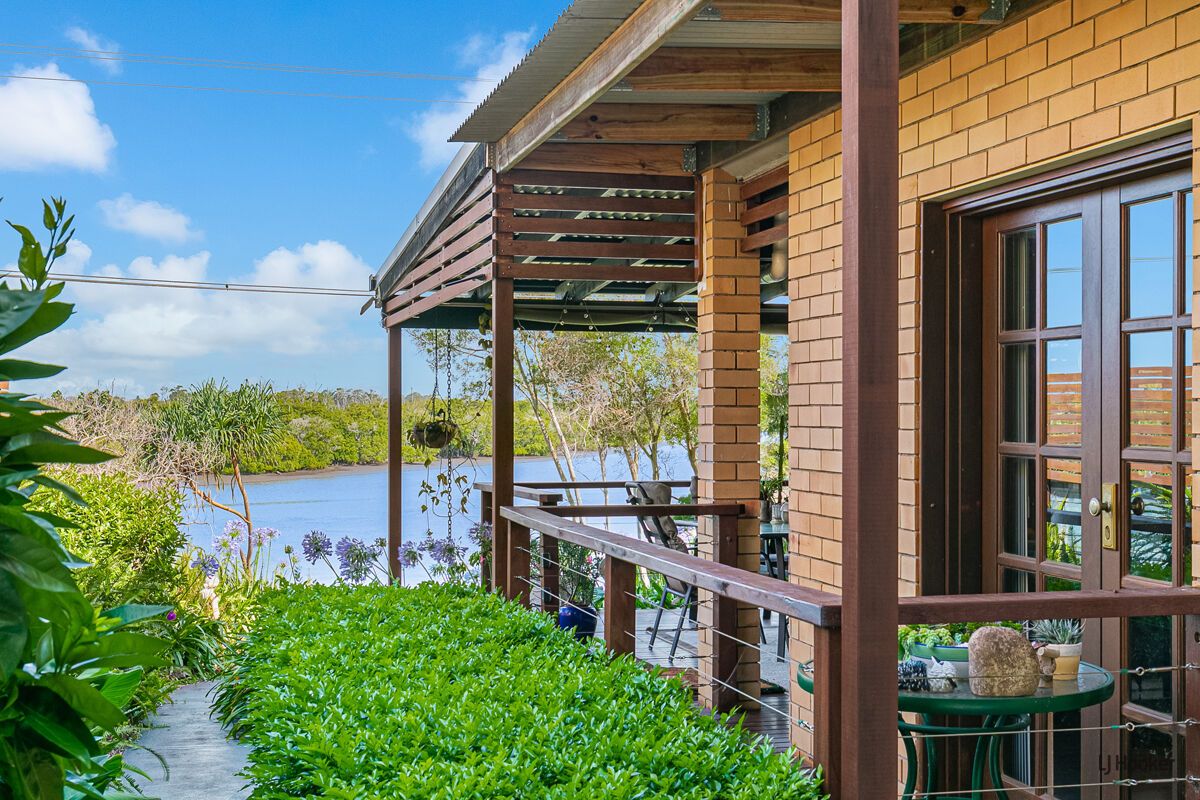 2/57 Bimbadeen Avenue, Banora Point NSW 2486 | Domain