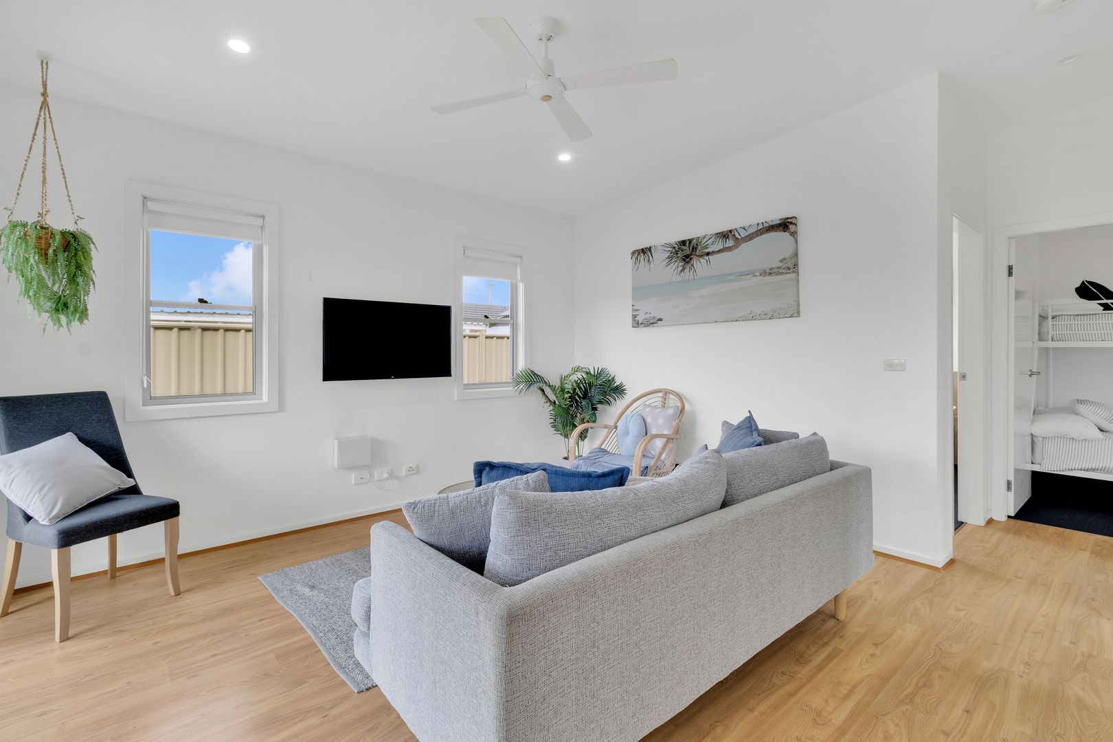 27a Flinders Avenue, Killarney Vale NSW 2261 - House For Rent - $500 ...