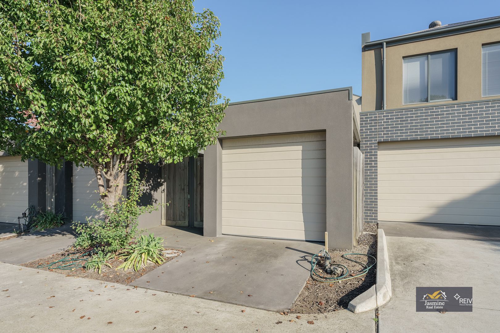 18 Demmie Mews, Lyndhurst VIC 3975 - Apartment For Rent | Domain