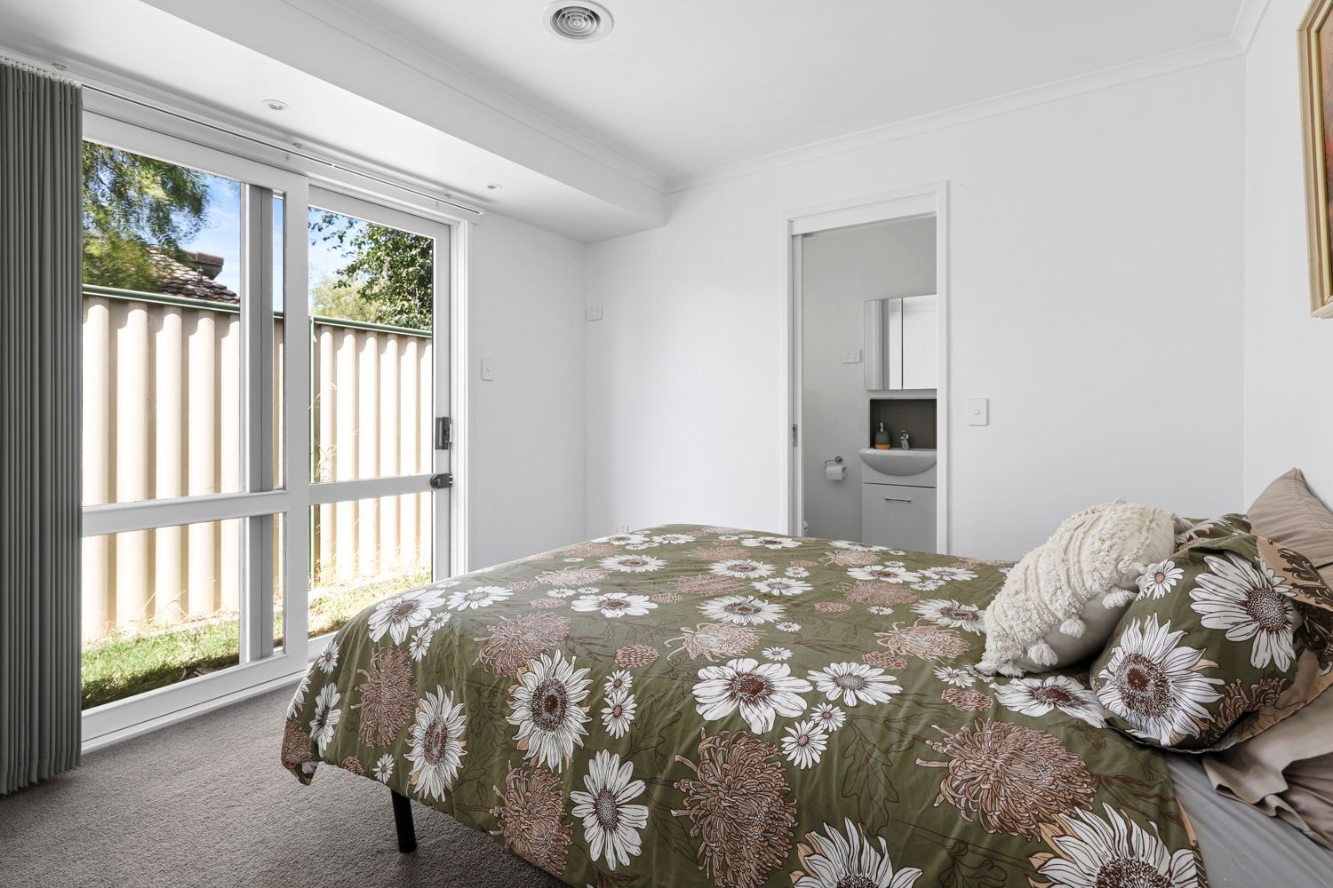 17 Blaxland Ave, Cranbourne North VIC 3977 - House For Rent | Domain