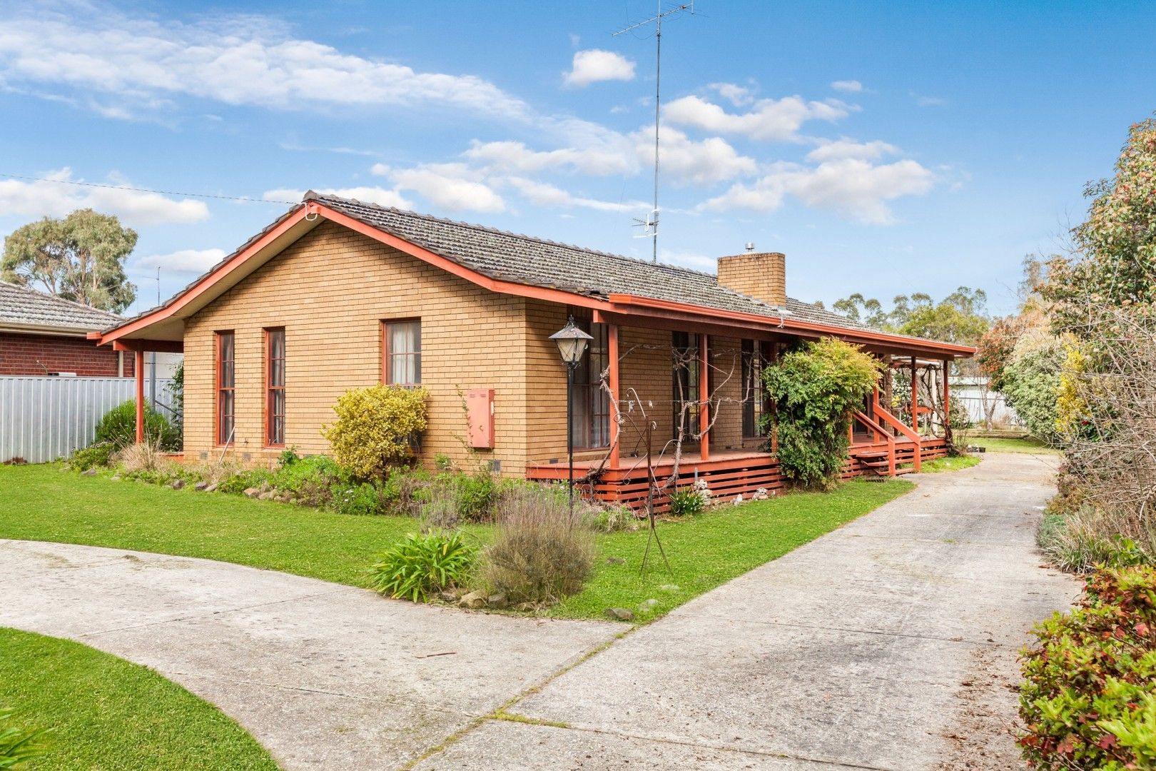 Sold 2A First Street, Broadford VIC 3658 on 21 Sep 2023 - 2018737123 ...
