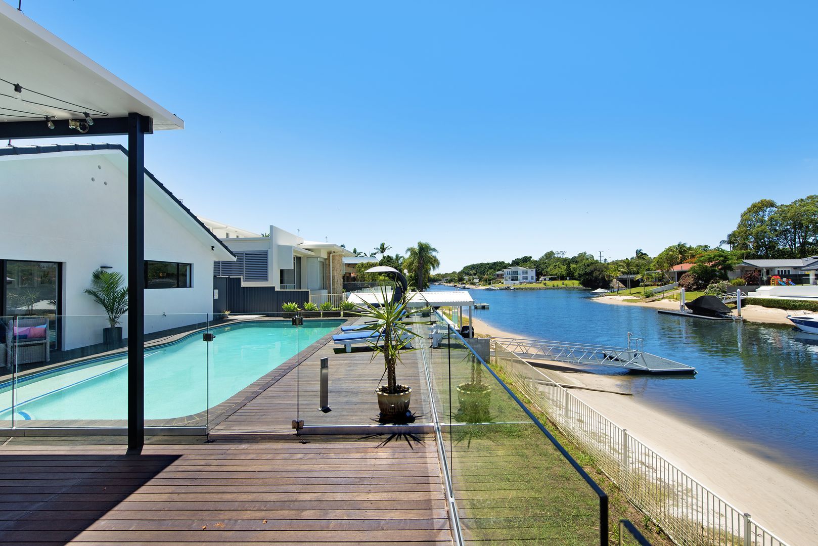 9 River Crescent, Broadbeach Waters QLD 4218 - House For Rent | Domain