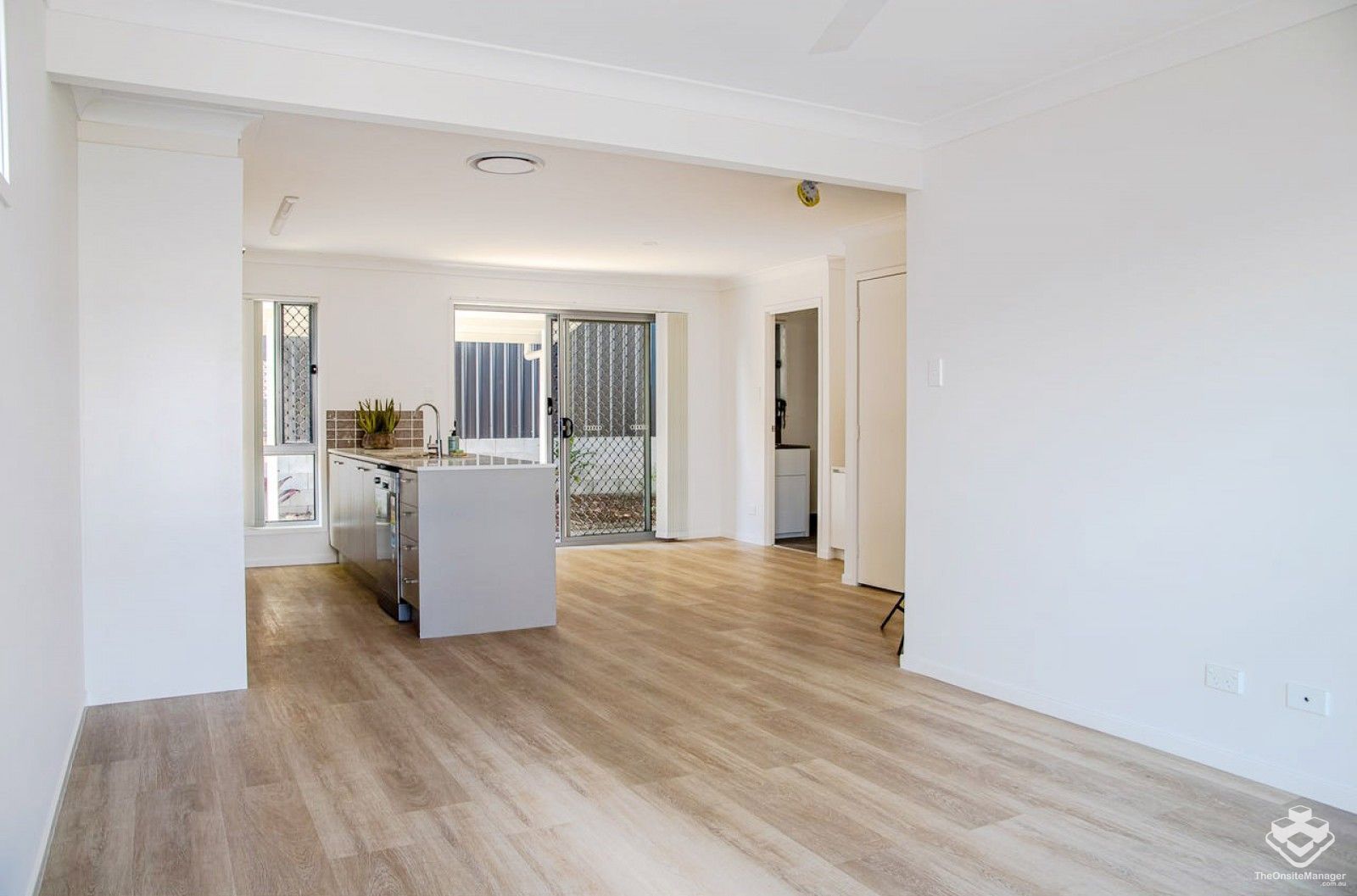 ID:21144705/00 Cascade Street, Raceview QLD 4305 - Townhouse For Rent ...