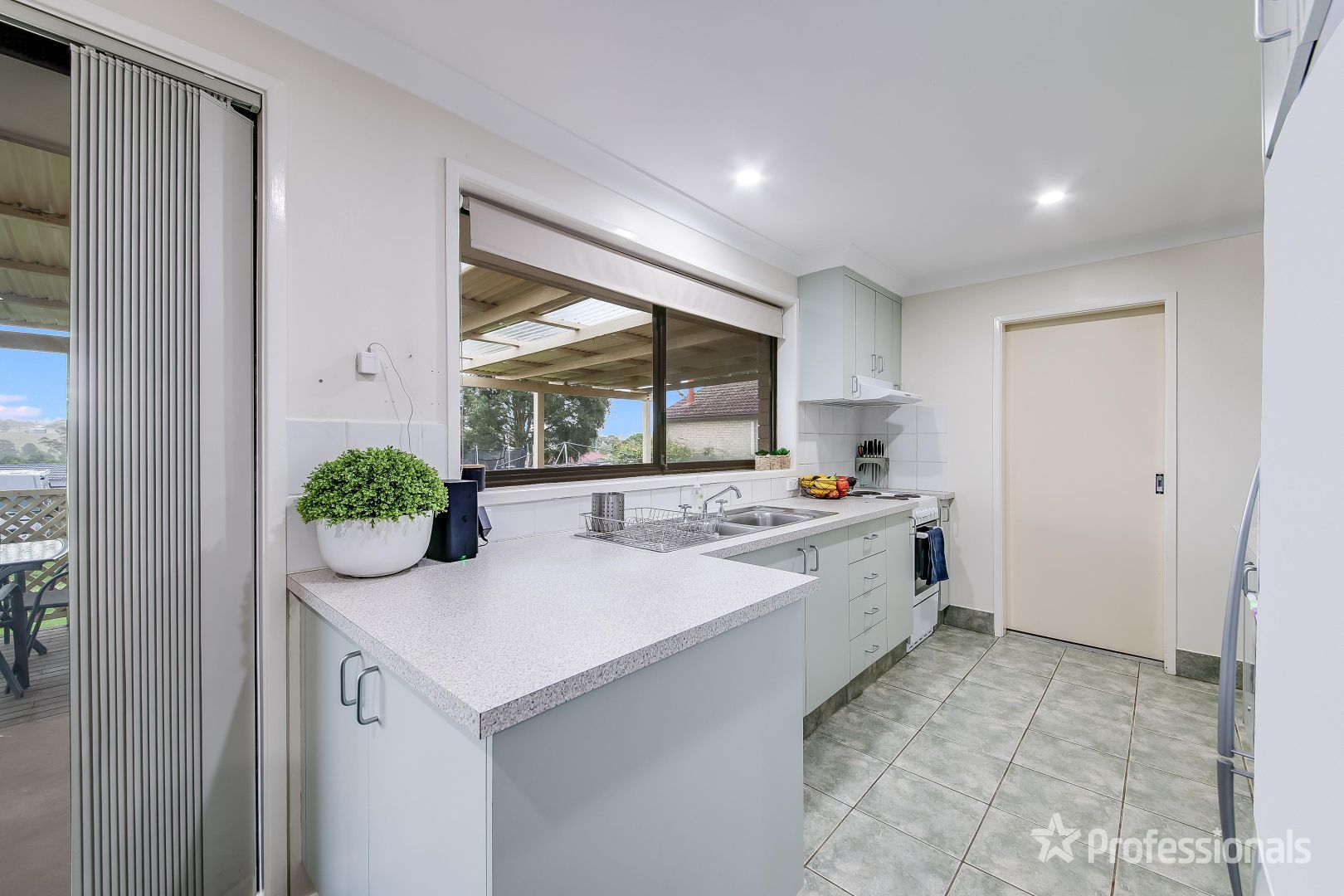 20 Vanderville St, The Oaks NSW 2570 - House For Rent | Domain