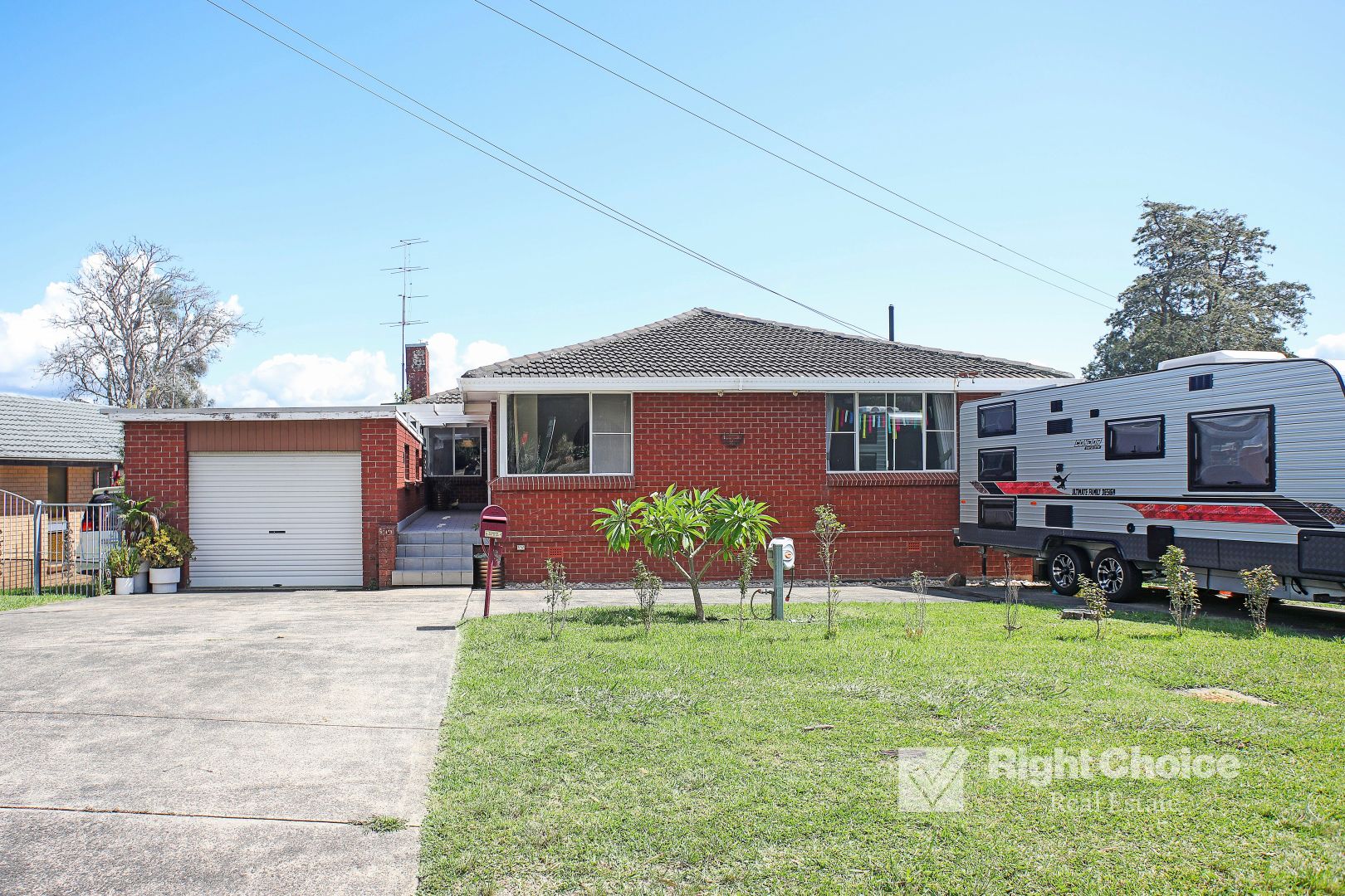 95 The Esplanade, Oak Flats NSW 2529 - House For Rent | Domain