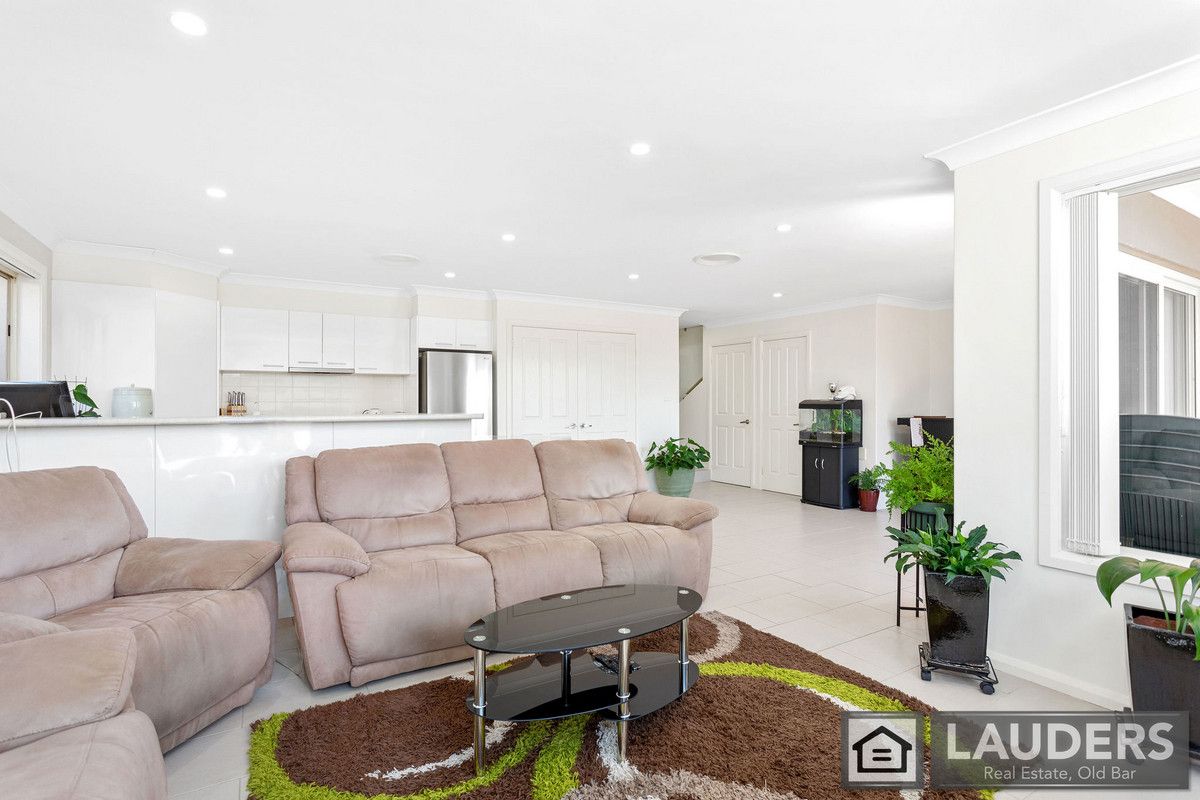 4/2 Mistral Place, Old Bar NSW 2430 - Townhouse For Rent | Domain