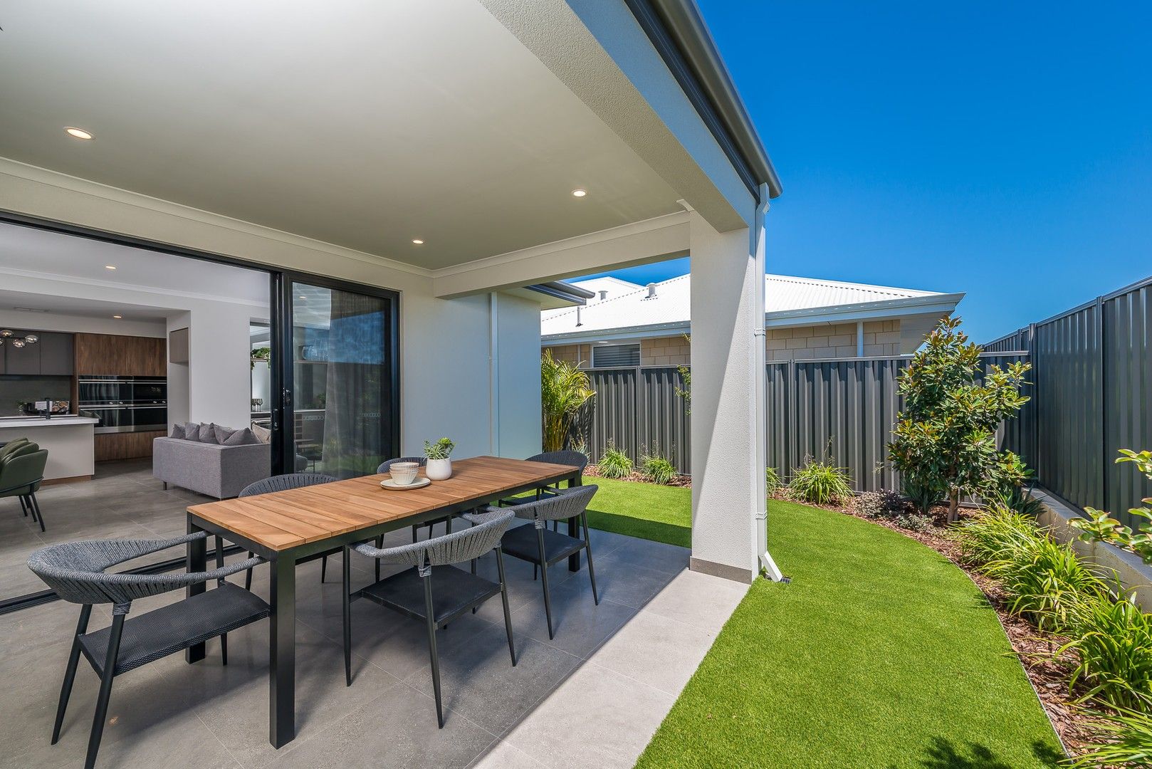 Lake Coogee WA 6166 | Domain