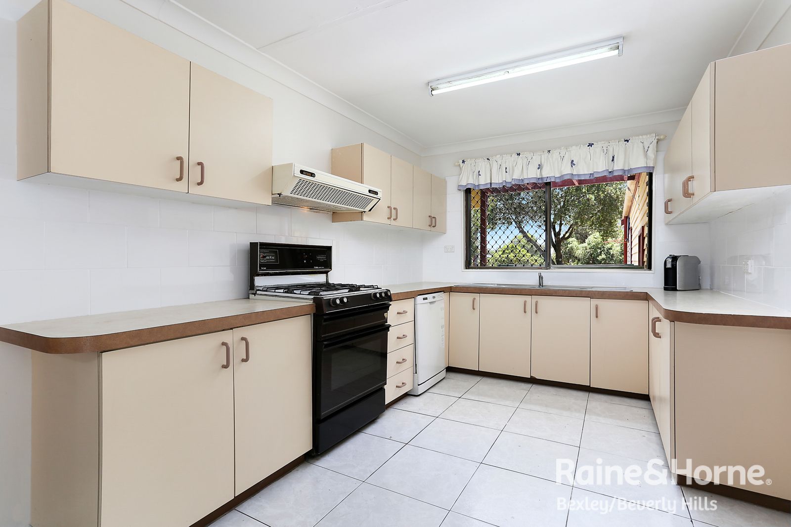 28 Lloyd Street, Bexley NSW 2207 - House For Rent | Domain