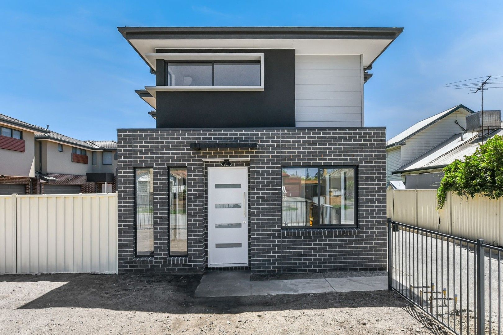 2/5 Treesbank Avenue, Springvale VIC 3171 - Townhouse For Rent | Domain