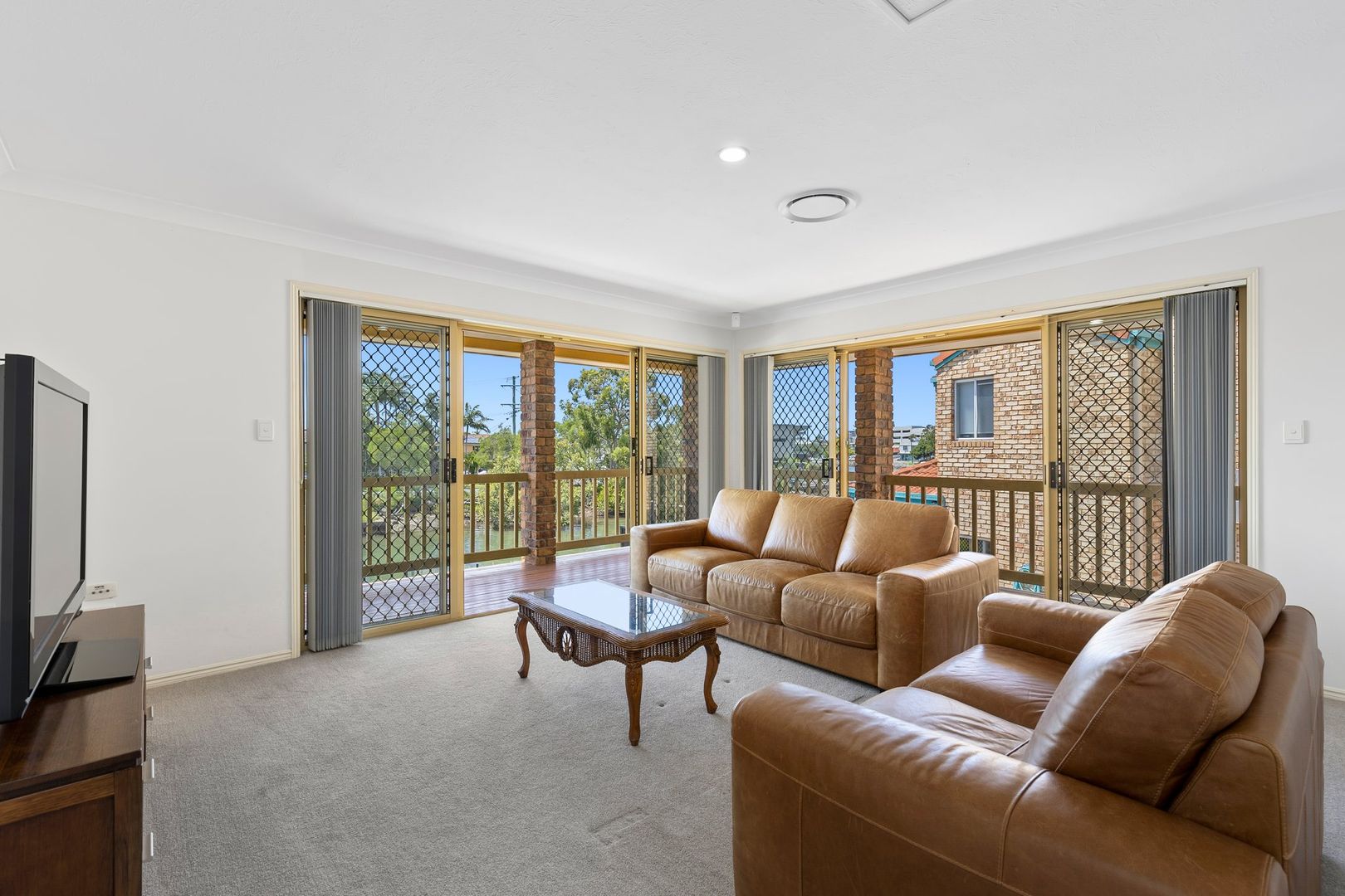 9 Perry Place, Biggera Waters QLD 4216 - House For Rent | Domain