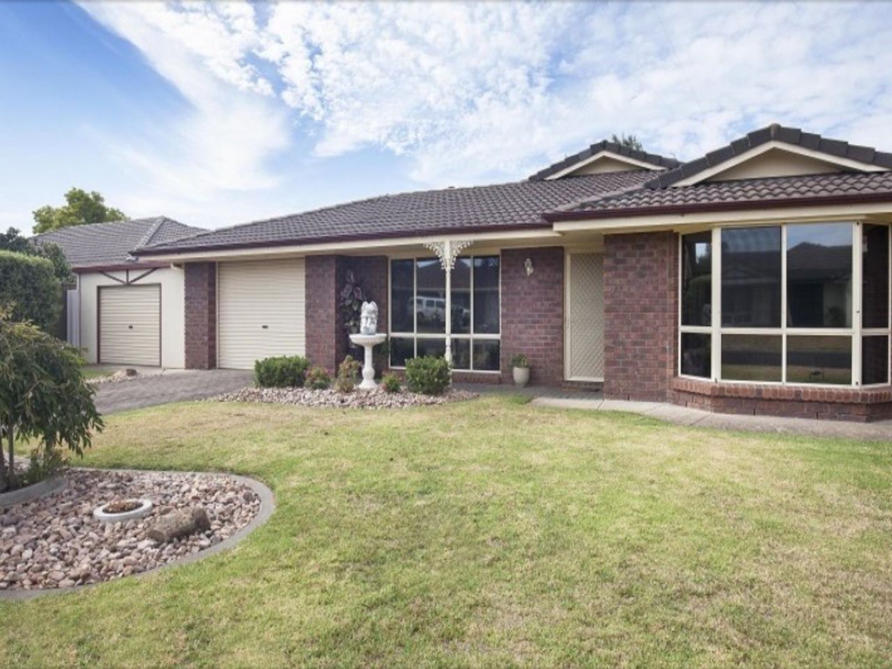 2 Hulon Place, Mount Gambie | Property History & Address Research | Domain