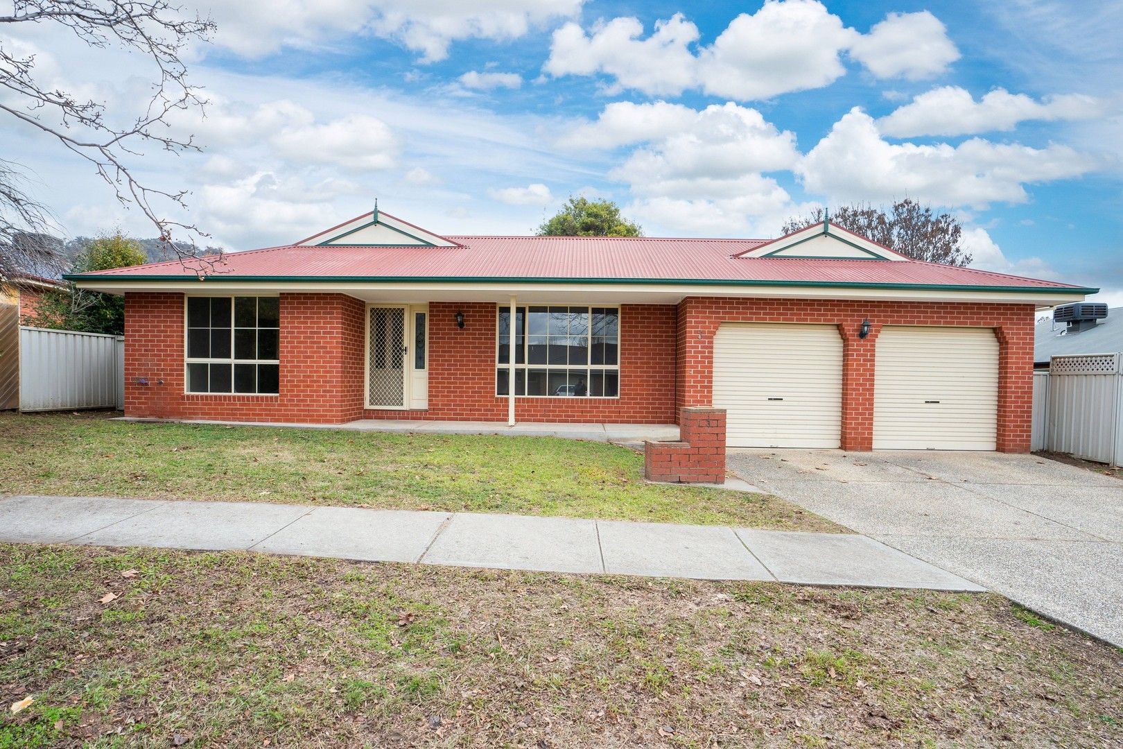 3 OAKMONT CIRCUIT, Wodonga VIC 3690 - House For Rent | Domain