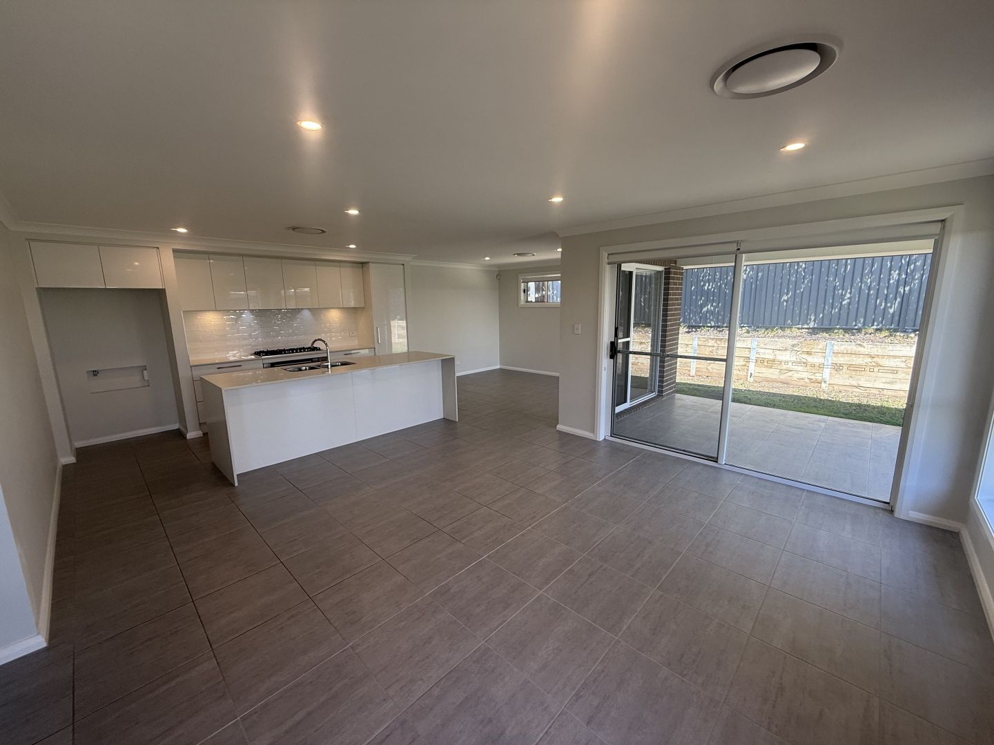 25 Friarbird Ridge, Aberglasslyn NSW 2320 - House For Rent - $700 | Domain