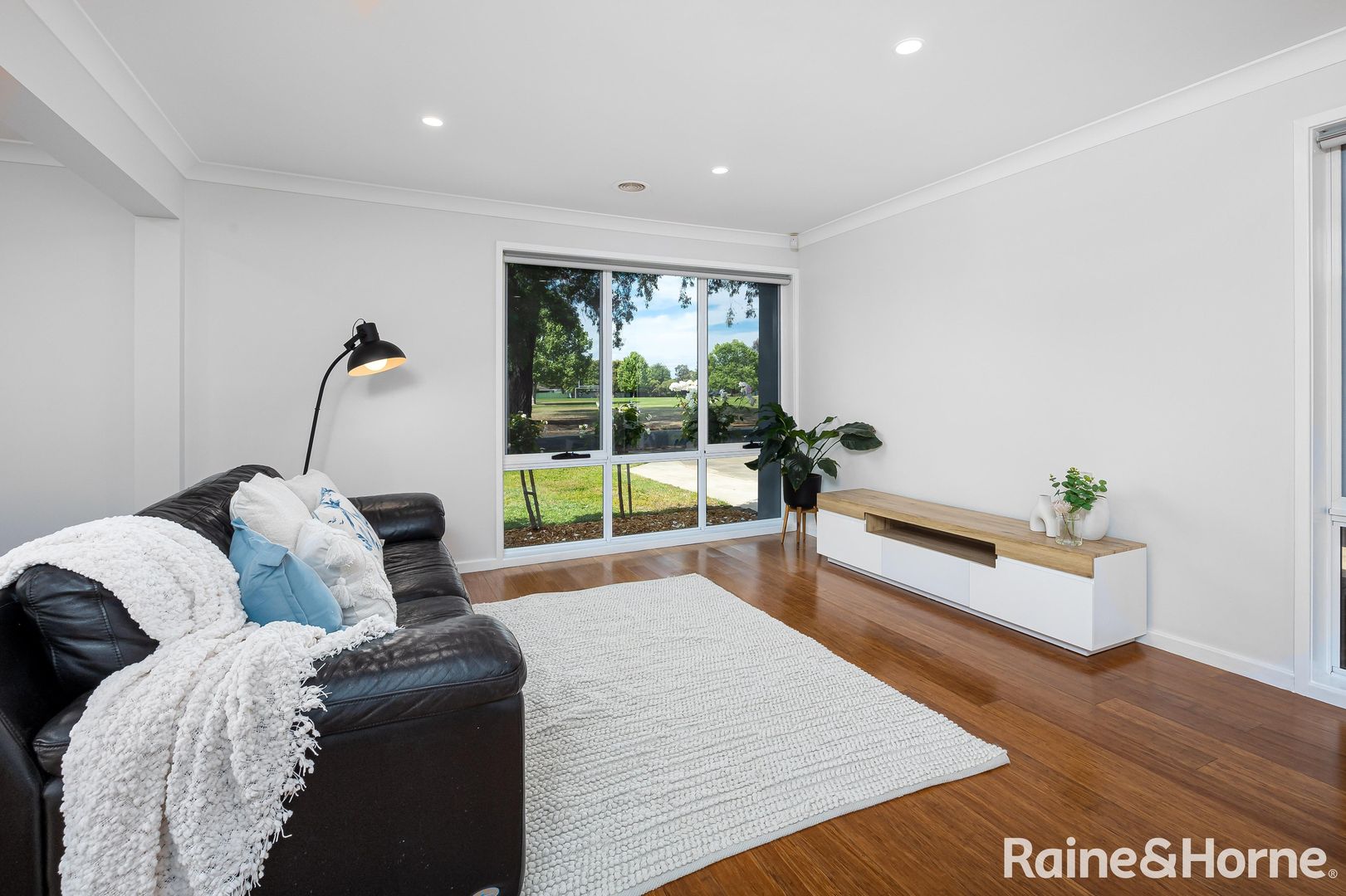 8 Vanda Street, Lake Albert NSW 2650 | Domain