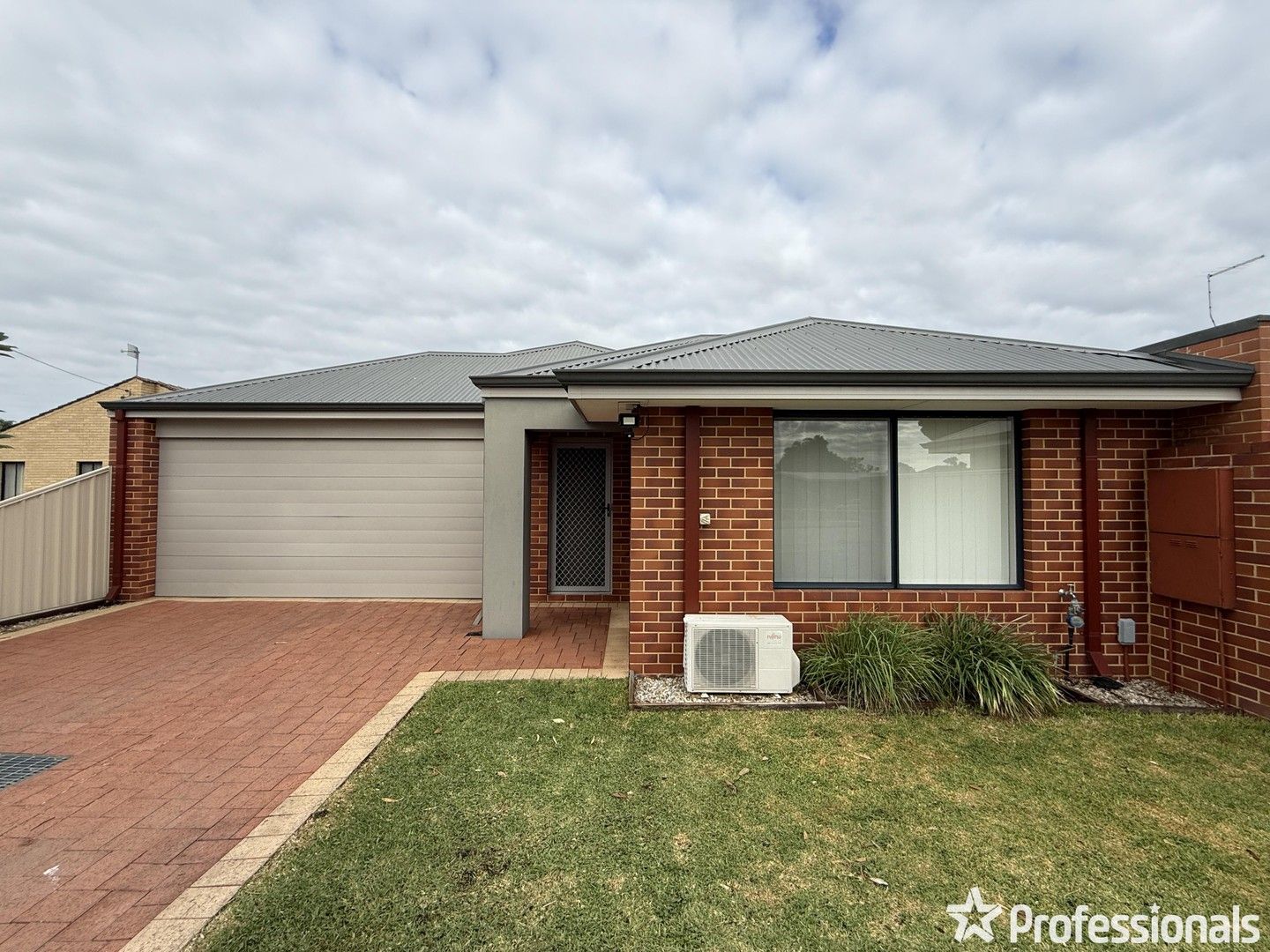 11 Wicklow Street, Thornlie WA 6108 - House For Rent - $650 | Domain