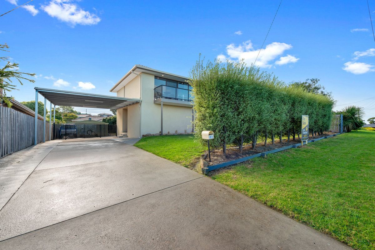 21 Periwinkle Drive, Lakes Entrance VIC 3909 | Domain