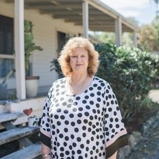 Toni Wright | @realty | Real Estate Agent in Australia, Surfers ...