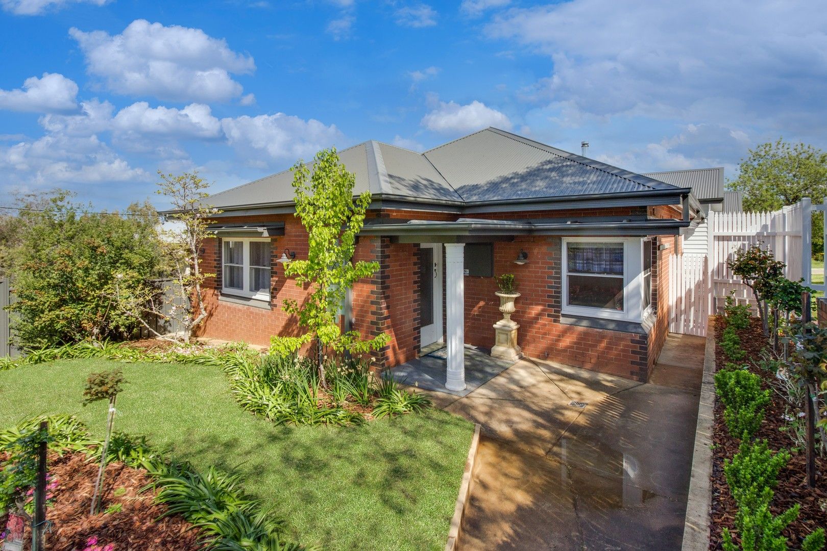 70 Maclaey Street, Turvey Park NSW 2650 | Domain
