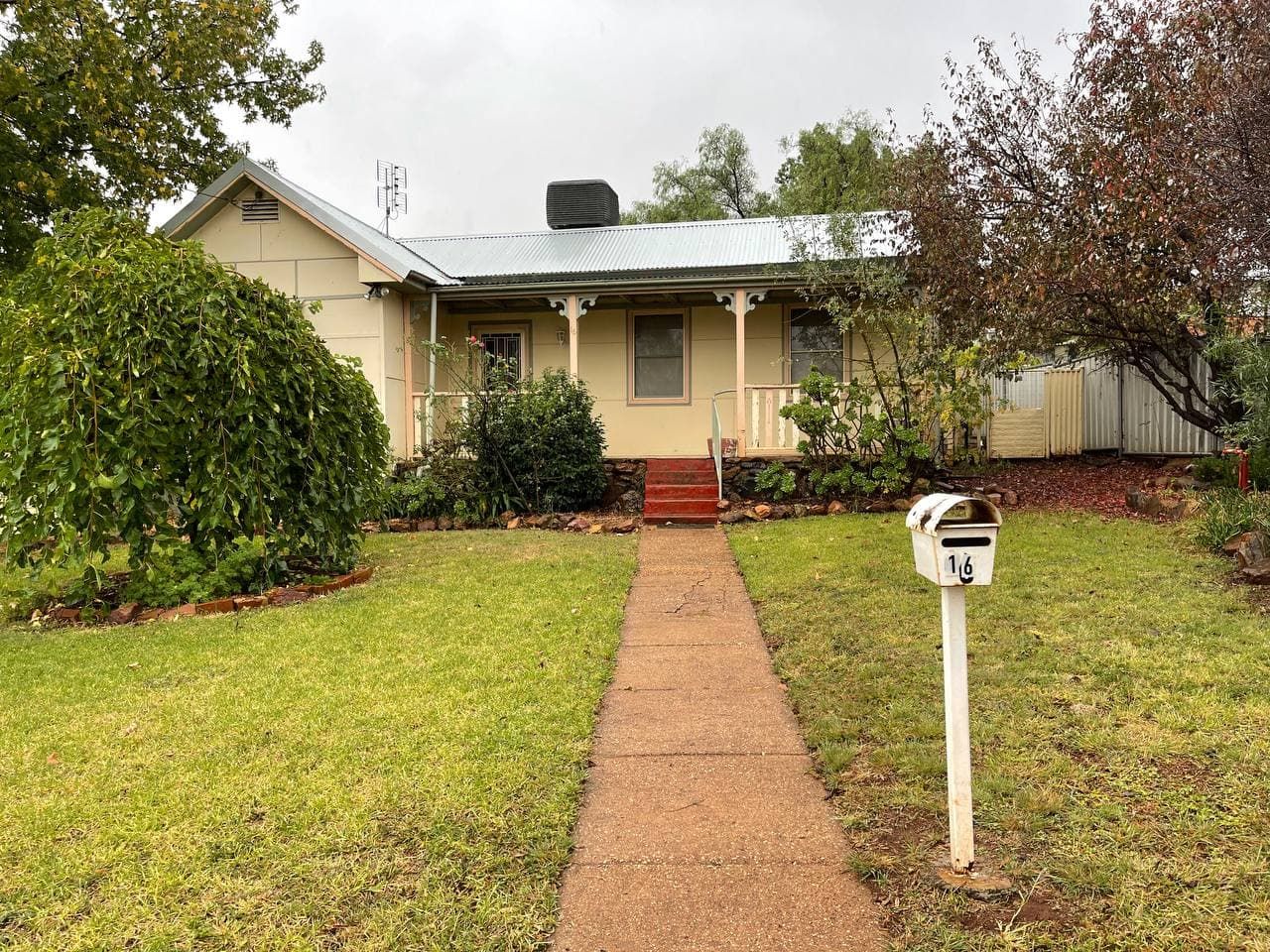 16 Gallop Avenue, Parkes | Property History & Address Research | Domain