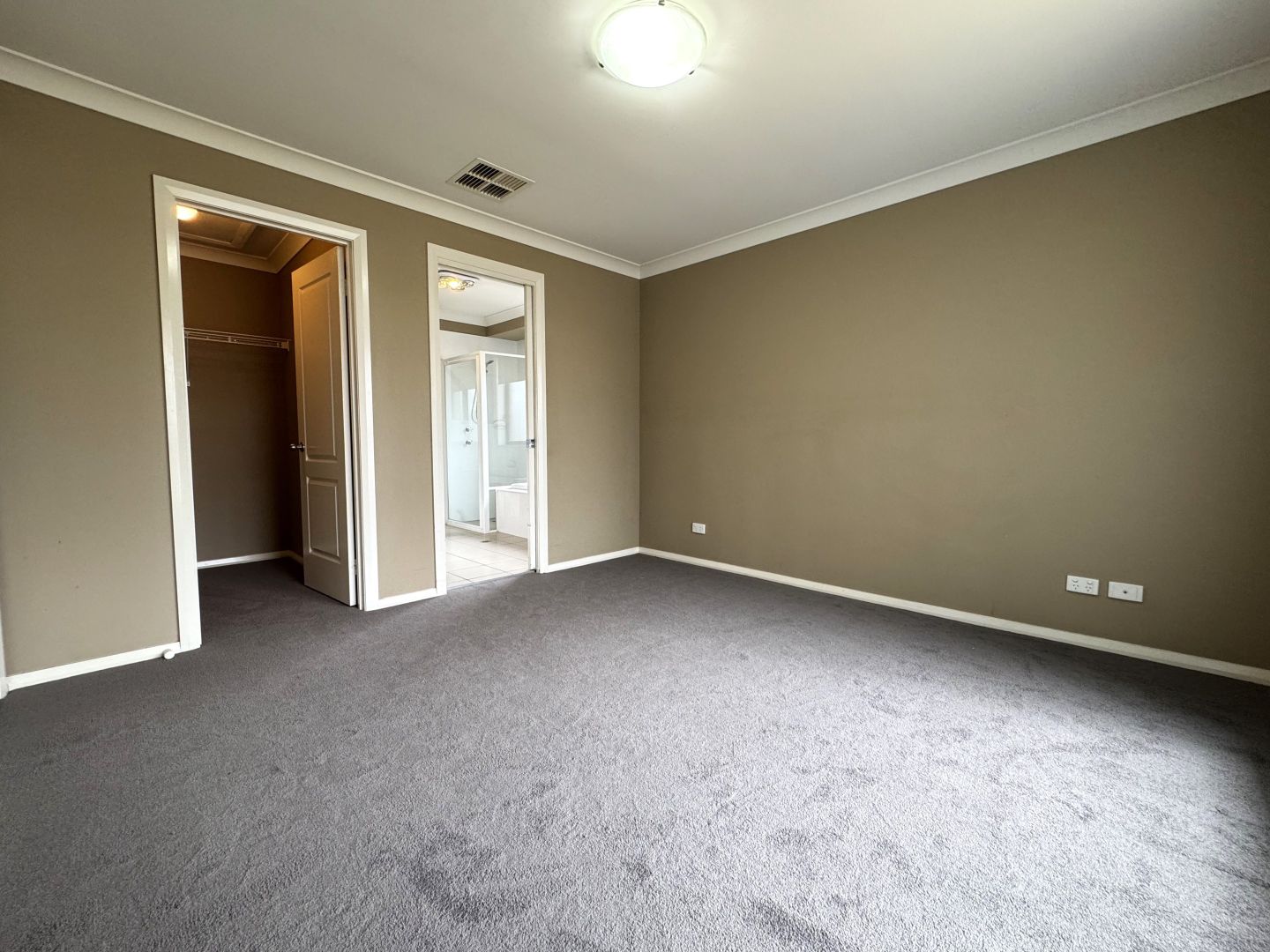 9 Mayoh Place, Young NSW 2594 - House For Rent | Domain