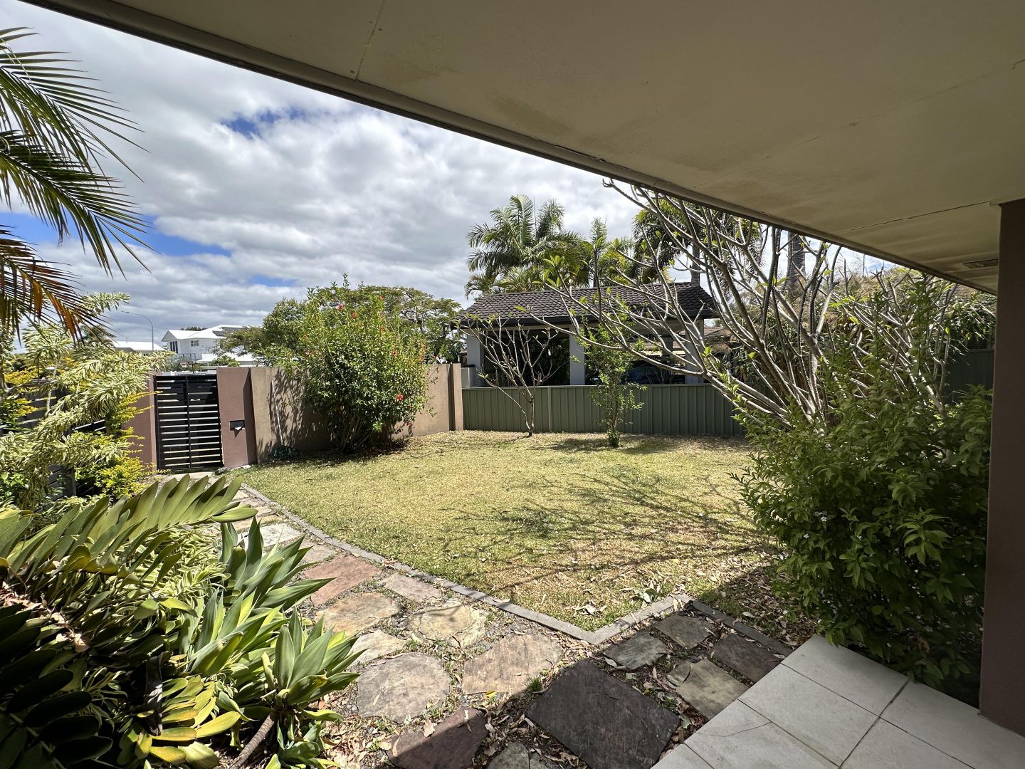 15 Hood Court, Mermaid Waters QLD 4218 - House For Rent - $1,150 | Domain