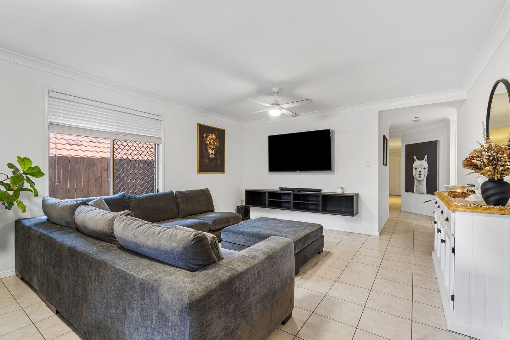 11 Lakes Entrance Drive, Springfield Lakes QLD 4300 - House For Rent ...