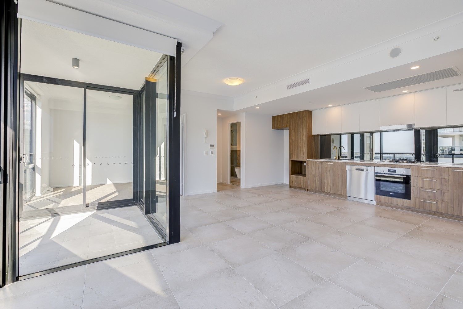 1109/372 Marine Parade, Labrador QLD 4215 - Apartment For Rent | Domain