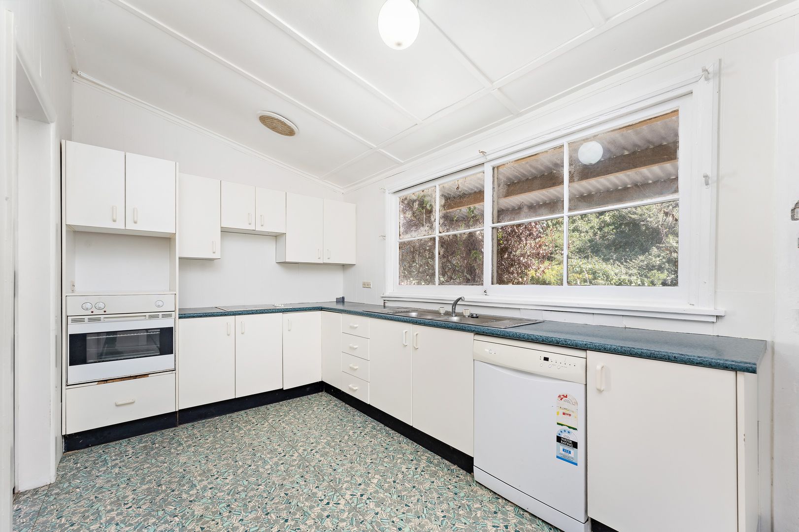 34 Harry Graham Drive, Kembla Heights NSW 2526 - House For Rent | Domain