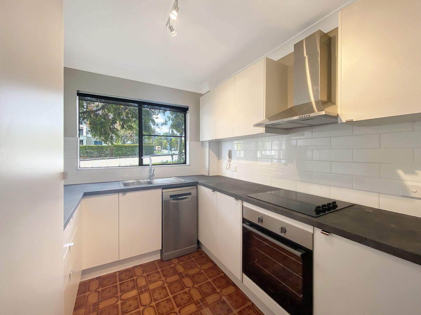 25/87-89 Flora Street, Sutherland NSW 2232 - Apartment For Rent | Domain