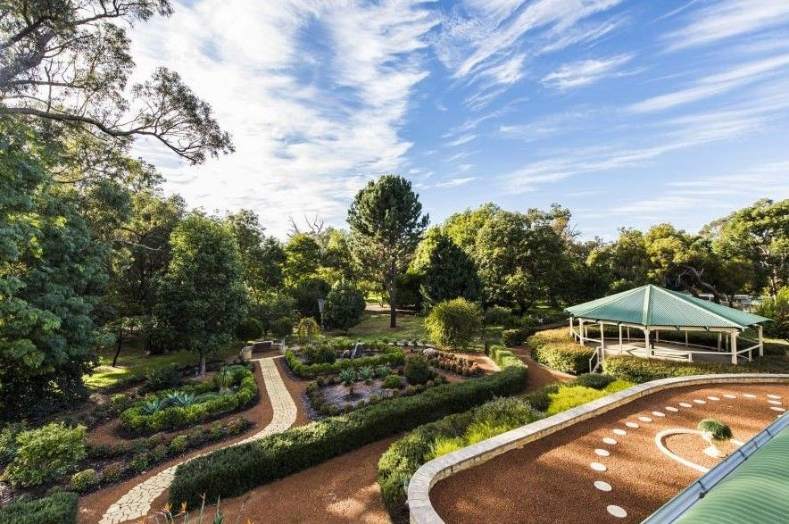 18 Willy Wagtail Close, Lake Clifton WA 6215 | Domain