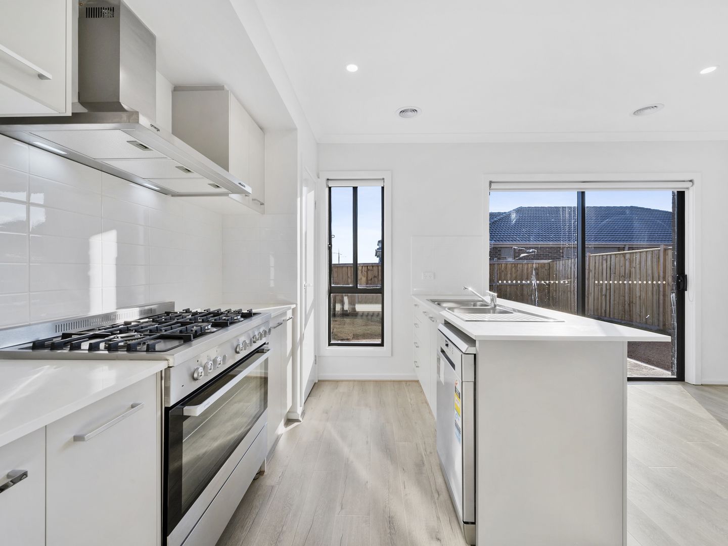 1 Kea Street, Fraser Rise VIC 3336 - House For Rent | Domain