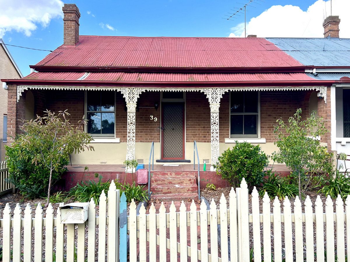 39 Victoria Street, Goulburn NSW 2580 - Duplex For Rent | Domain