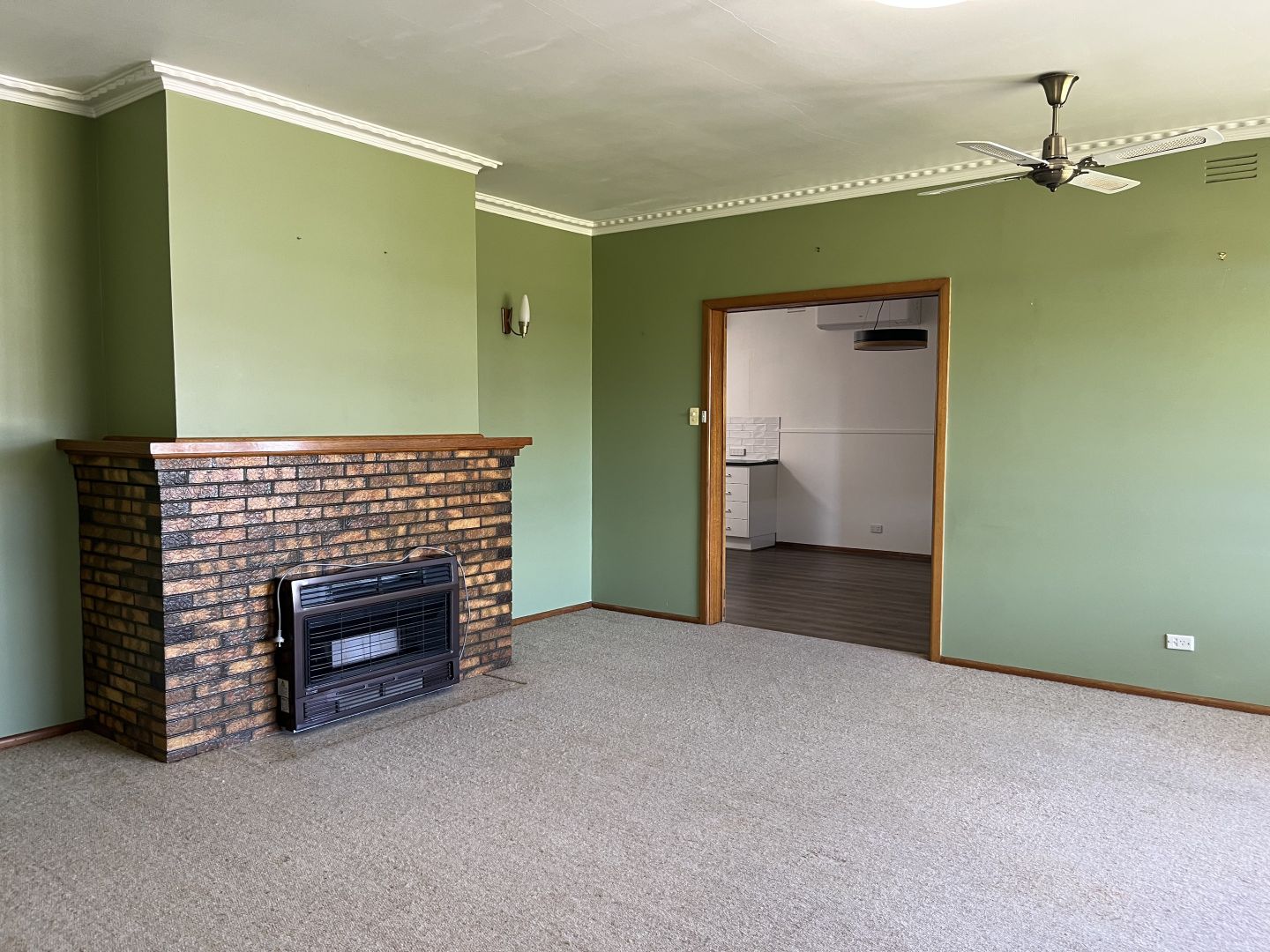 2 Parker Avenue, Colac VIC 3250 - House For Rent - $480 | Domain